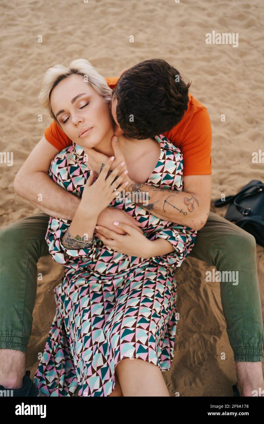 Kissing sand hi-res stock photography and images - Alamy