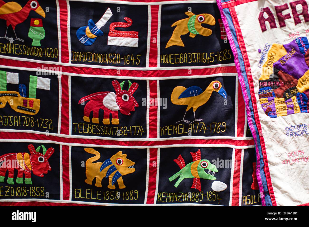 Benin craft hi-res stock photography and images - Alamy