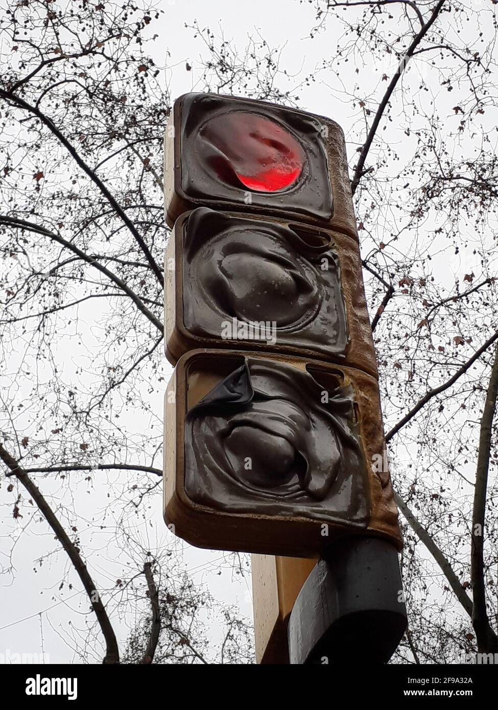 traffic light burned during riots, traffic,light, burned, during, riots ...