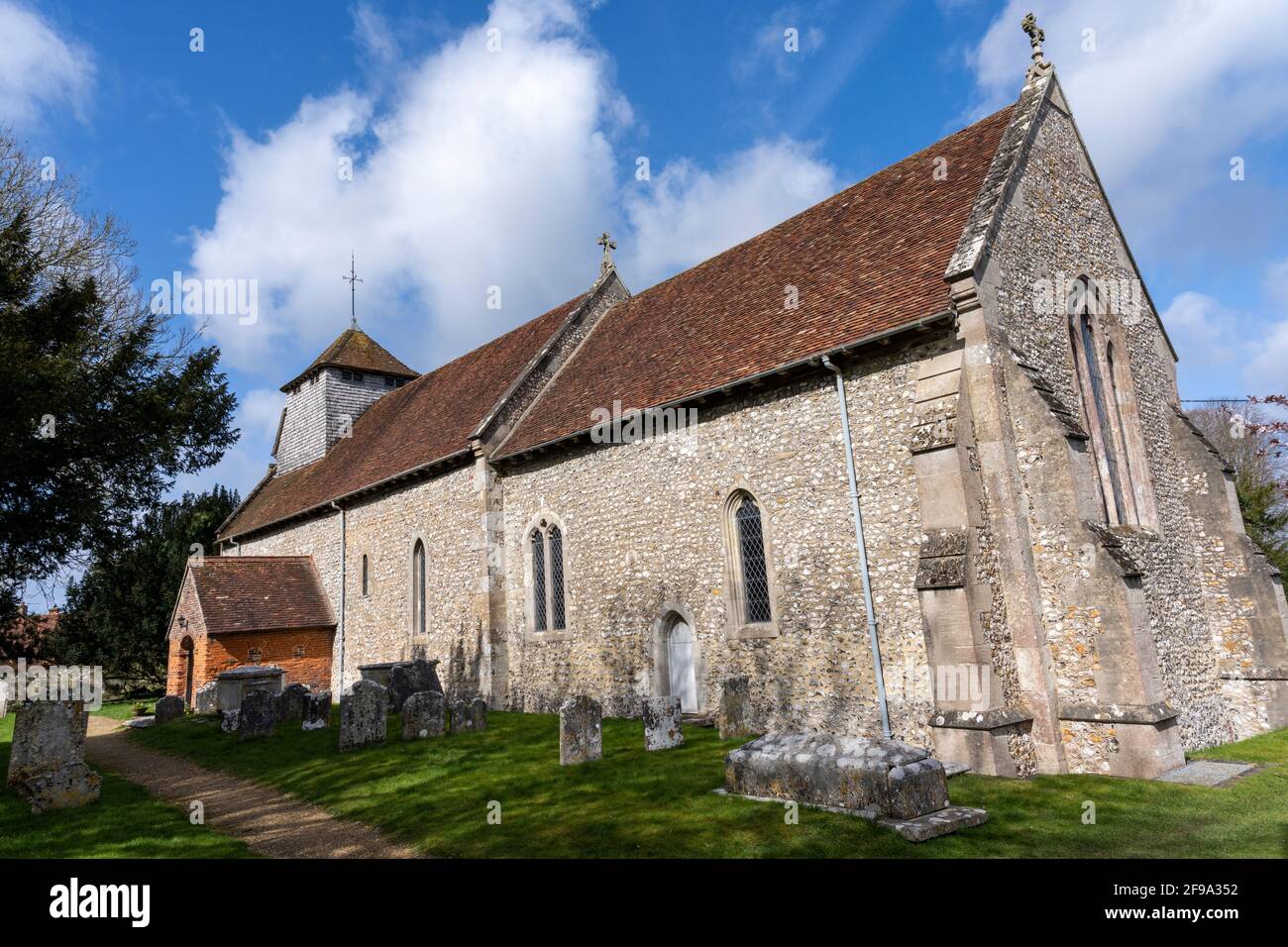 Bishops sutton parish church hi-res stock photography and images - Alamy