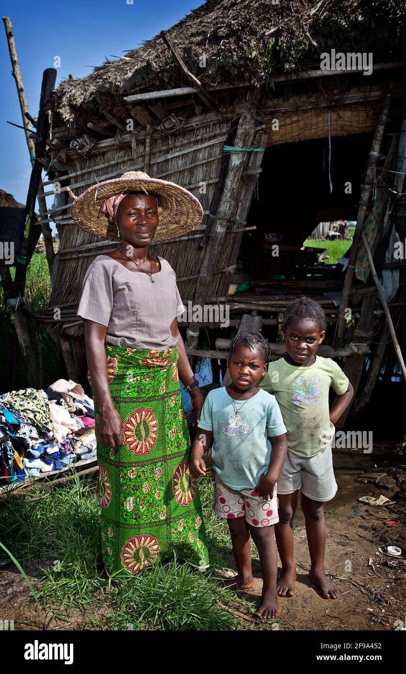 Benin west africa cotonou woman hi-res stock photography and images - Alamy