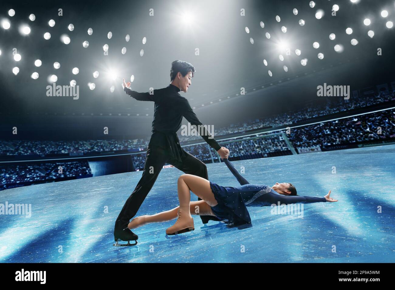 Pairs figure skating Stock Photo - Alamy