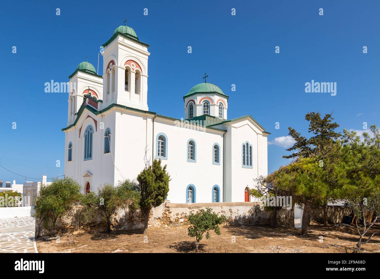 Church square of naoussa hi-res stock photography and images - Alamy