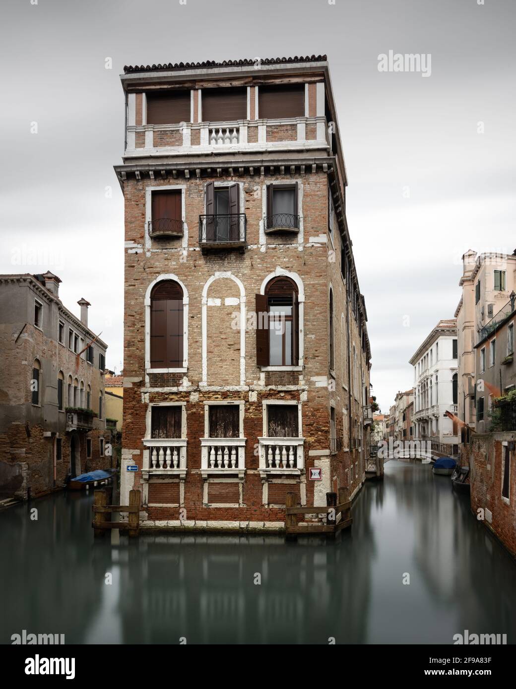 Ancient canals hi-res stock photography and images - Alamy