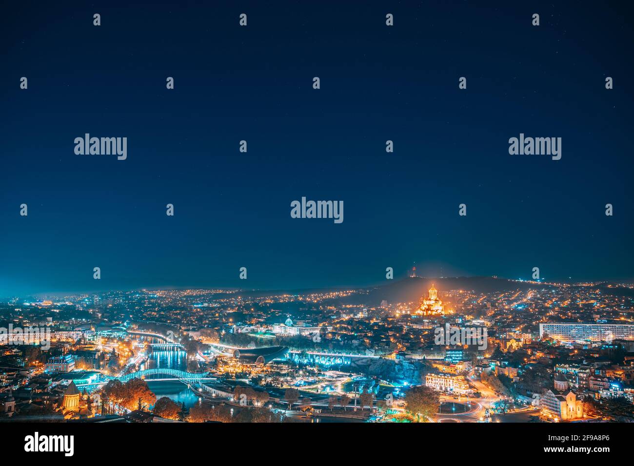 Famous landmarks at night hi-res stock photography and images - Alamy