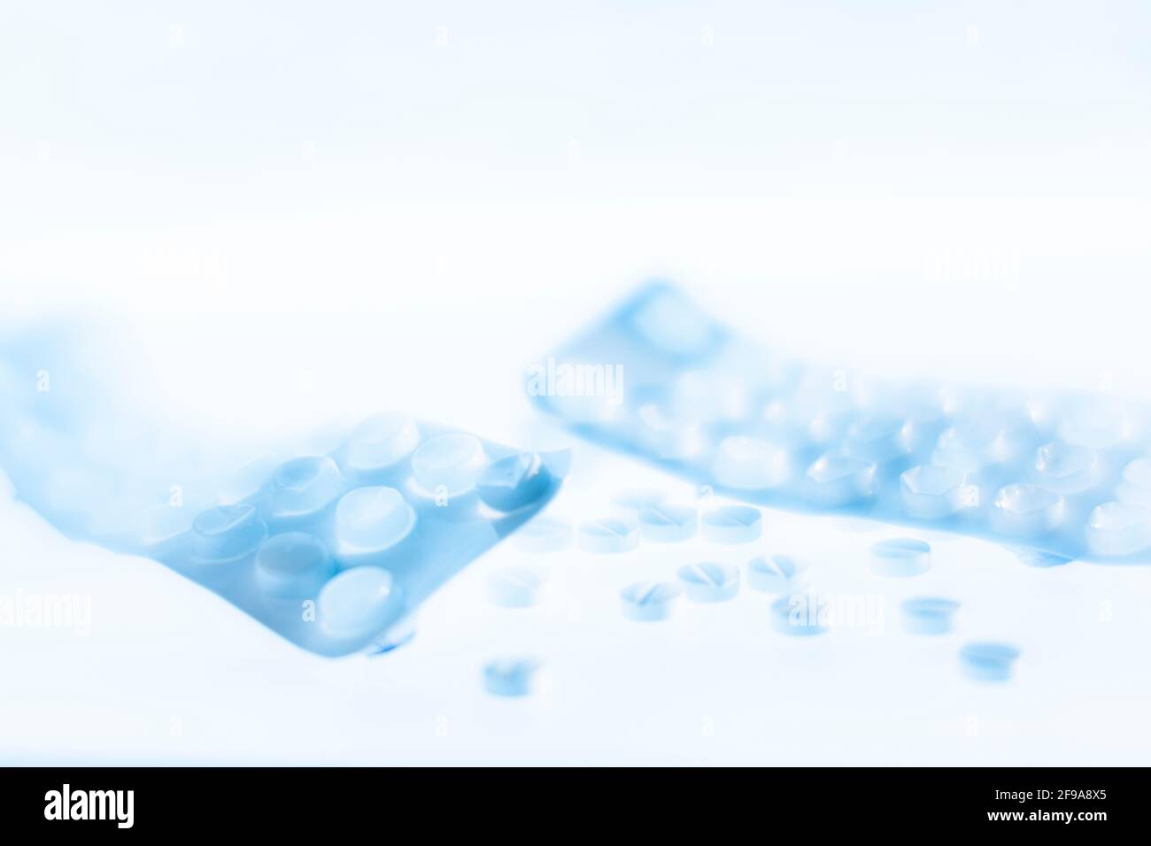 Tablets in packaging Stock Photo - Alamy