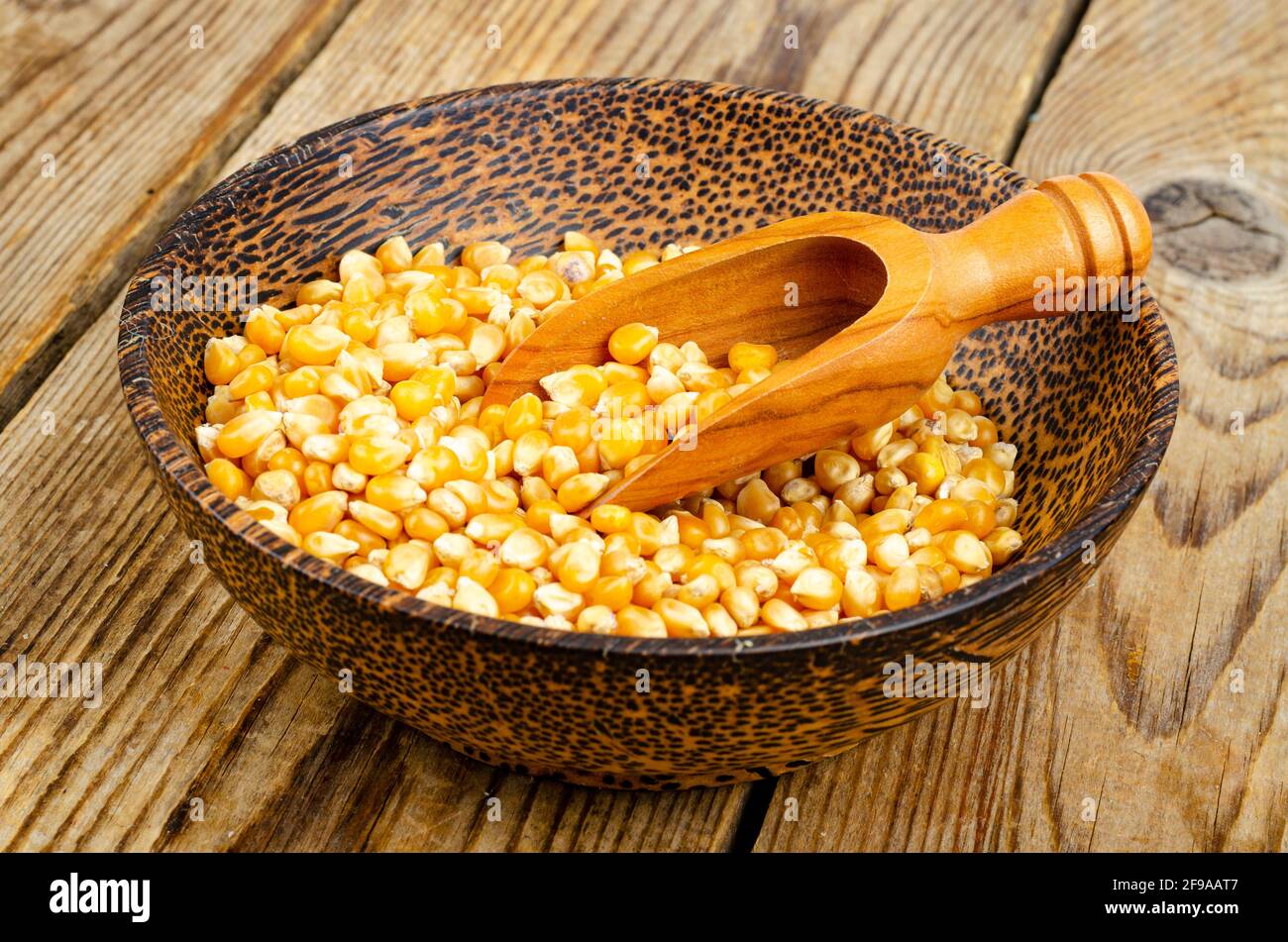 Gold corn grains making hi-res stock photography and images - Alamy
