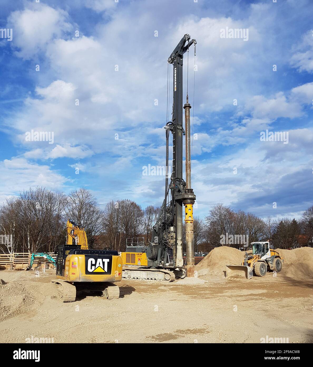 New primary school building hi-res stock photography and images - Alamy