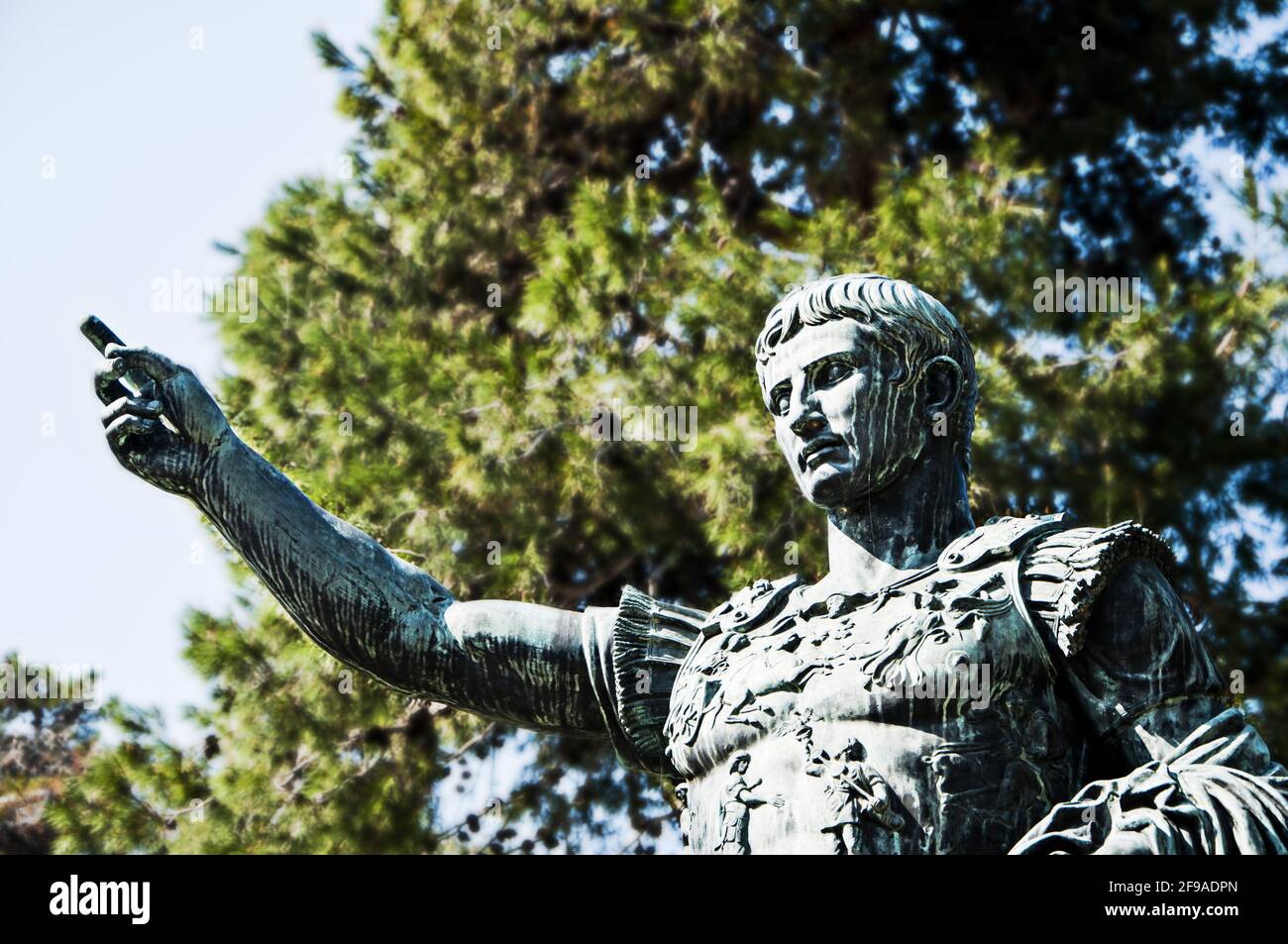 Ancient roman ruler julius caesar hi-res stock photography and images ...