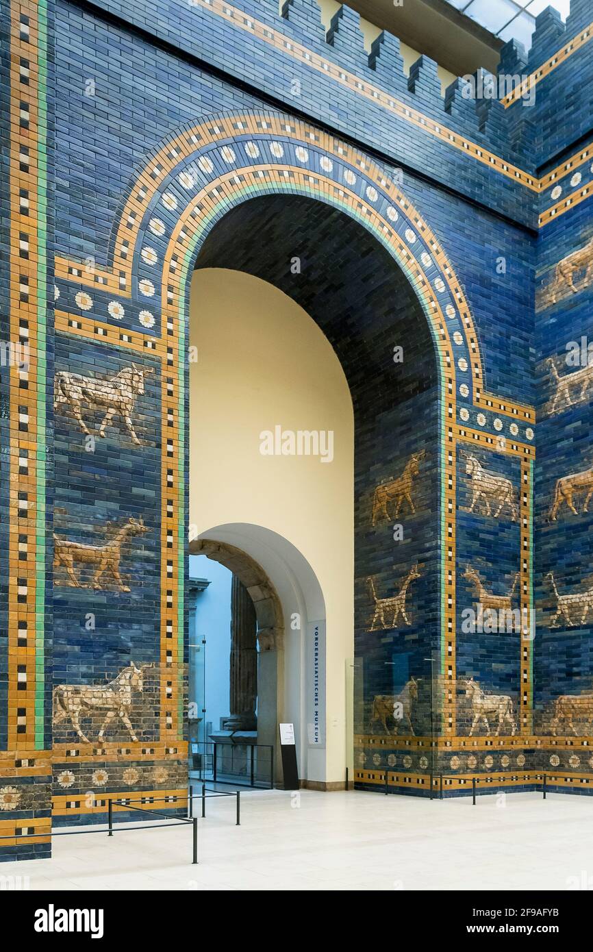 Berlin, Mitte, Museum Island, Pergamon Museum, Ishtar Gate, deserted ...