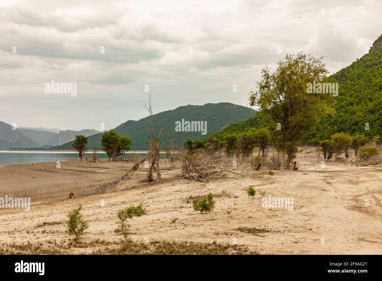 Empty water reservoir hi-res stock photography and images - Alamy