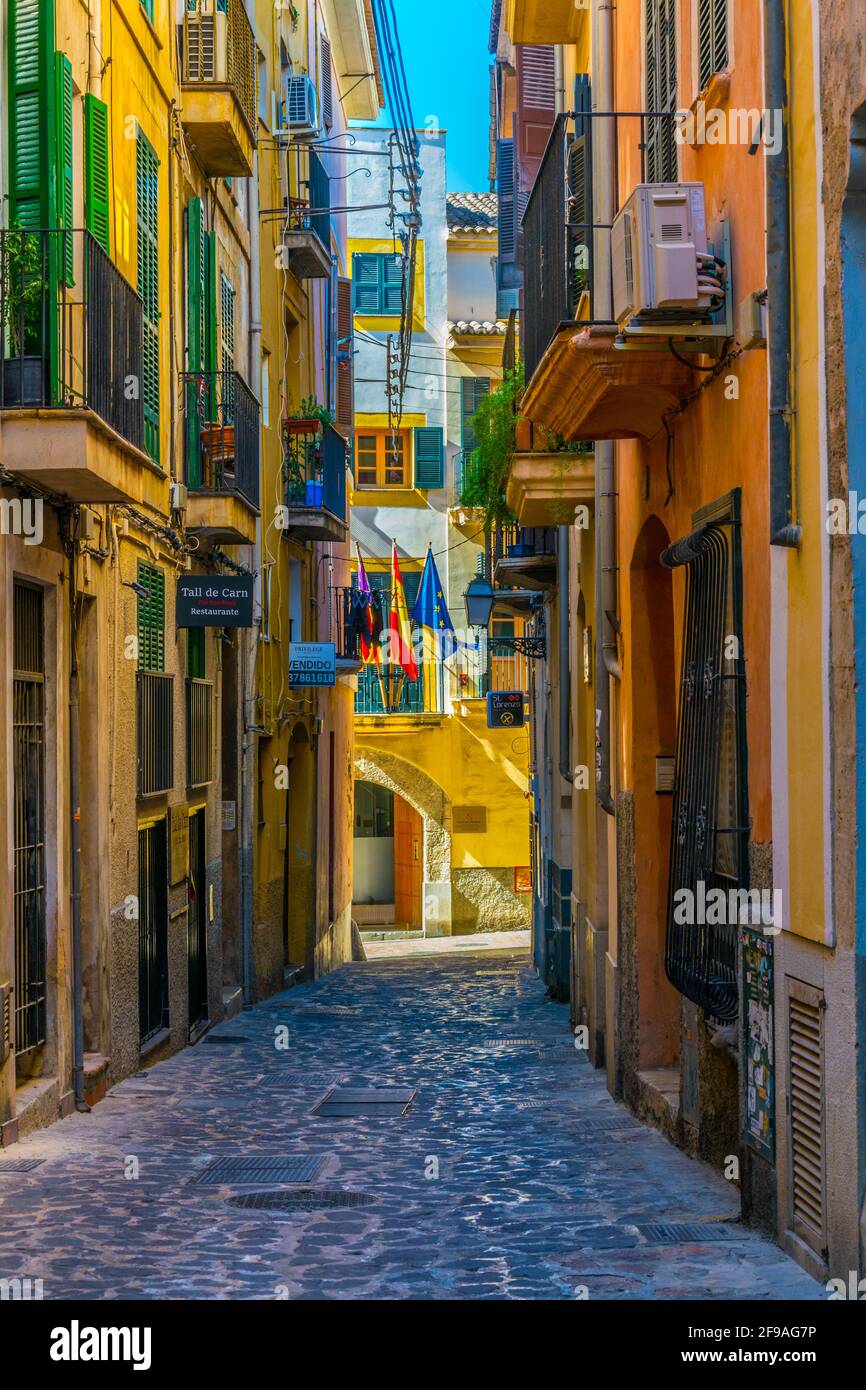 PALMA DE MALLORCA, SPAIN, MAY 18, 2017:View of a narrow street in the ...