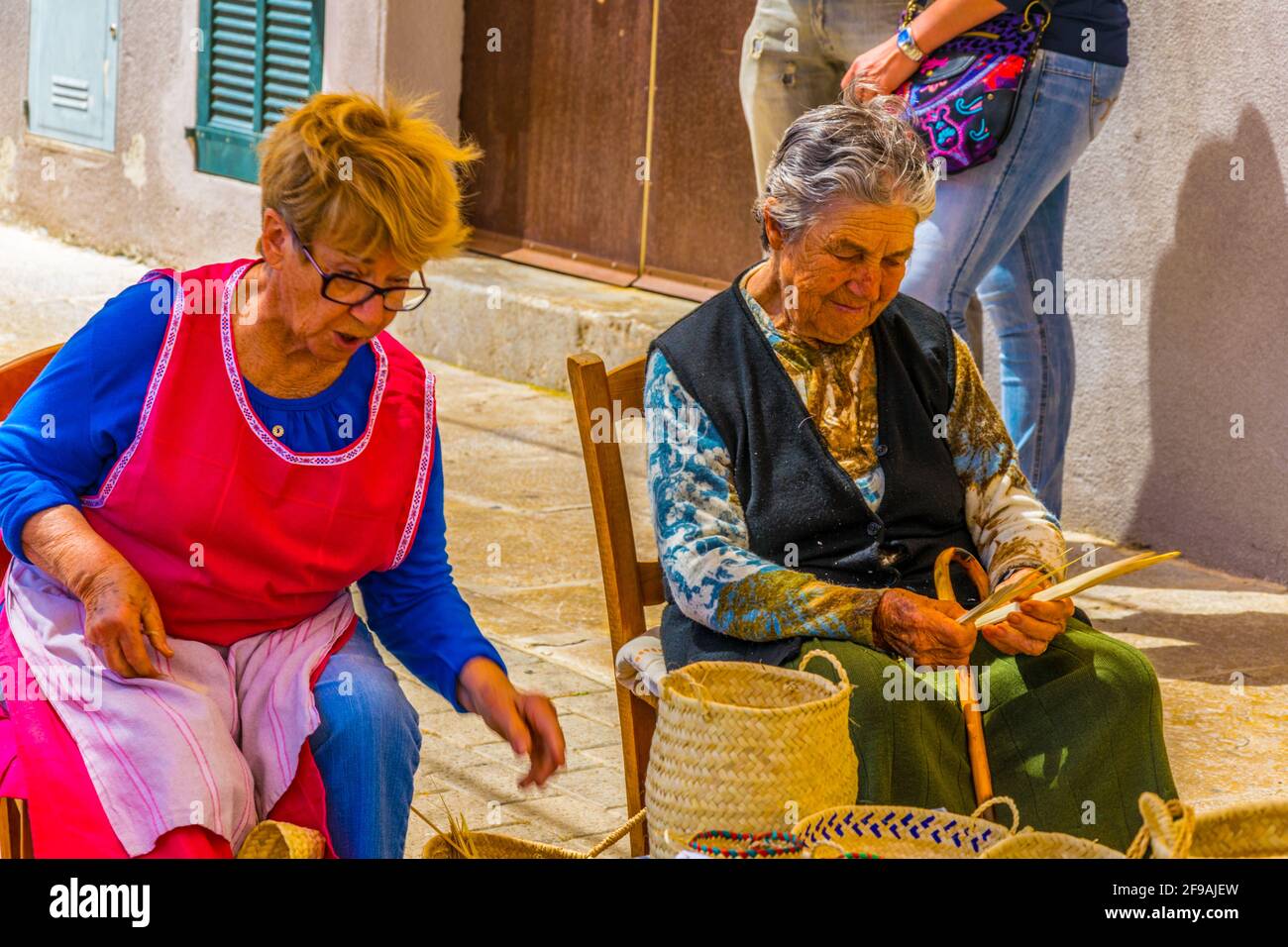 Traditional spanish baskets hi-res stock photography and images - Alamy