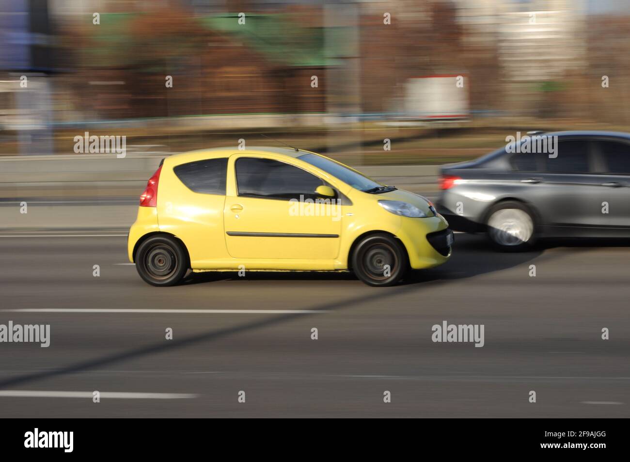Model racing car speeding hi-res stock photography and images - Alamy
