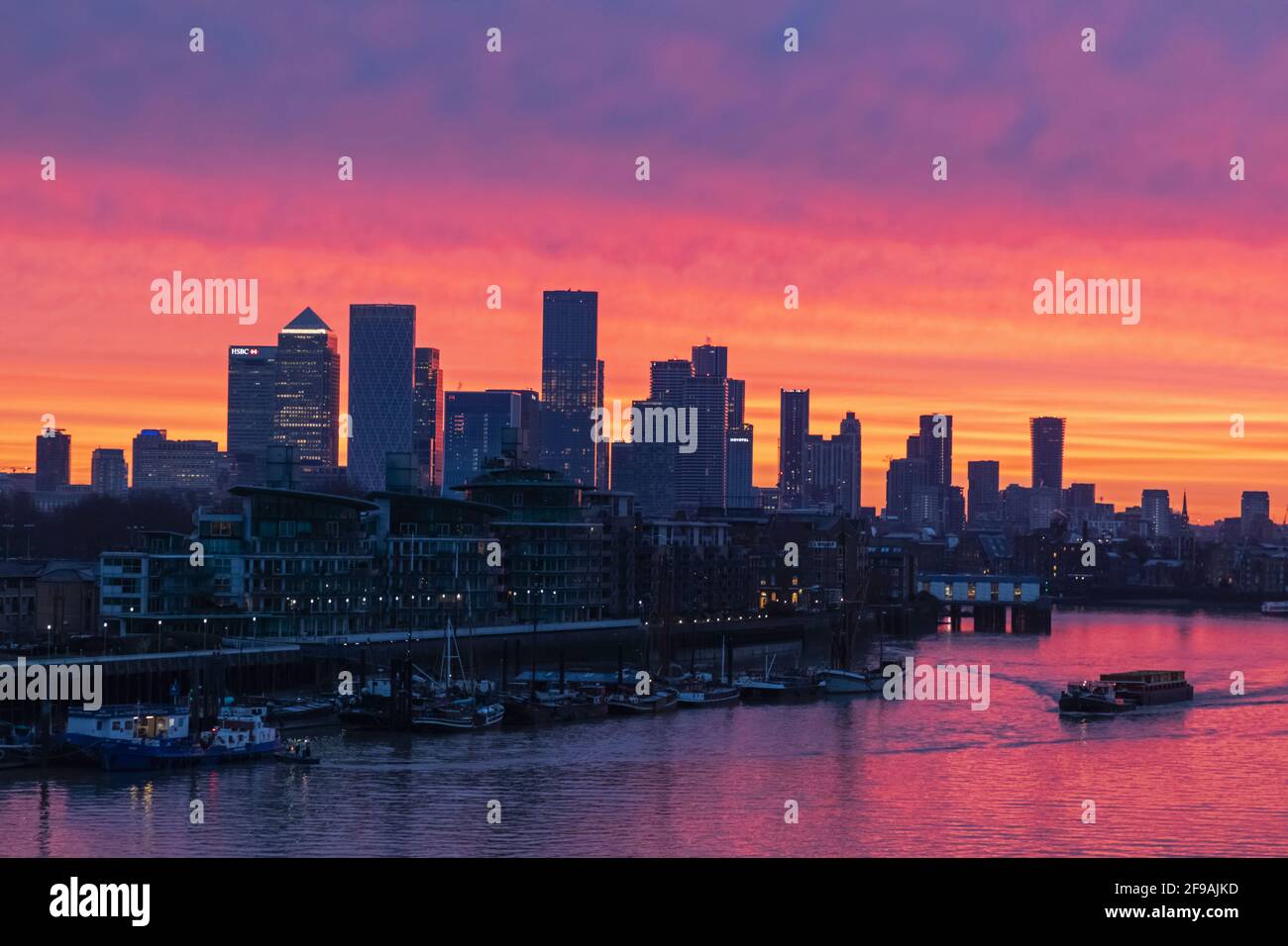 Docklands skyline dawn skyline hi-res stock photography and images - Alamy