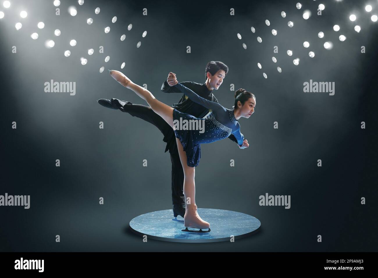 Pairs figure skating Stock Photo - Alamy