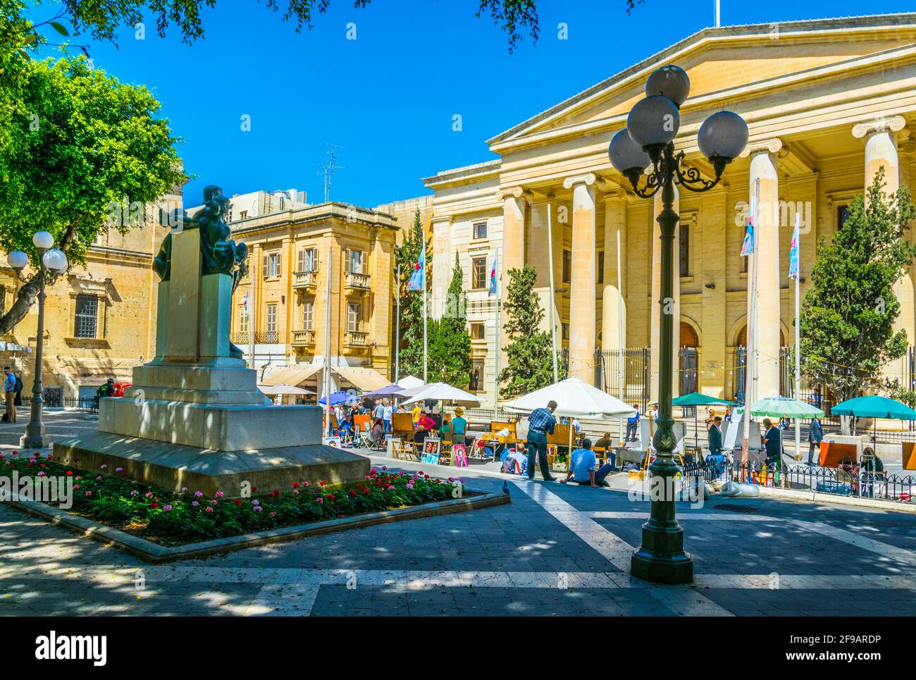 Valletta law courts building hi-res stock photography and images - Alamy