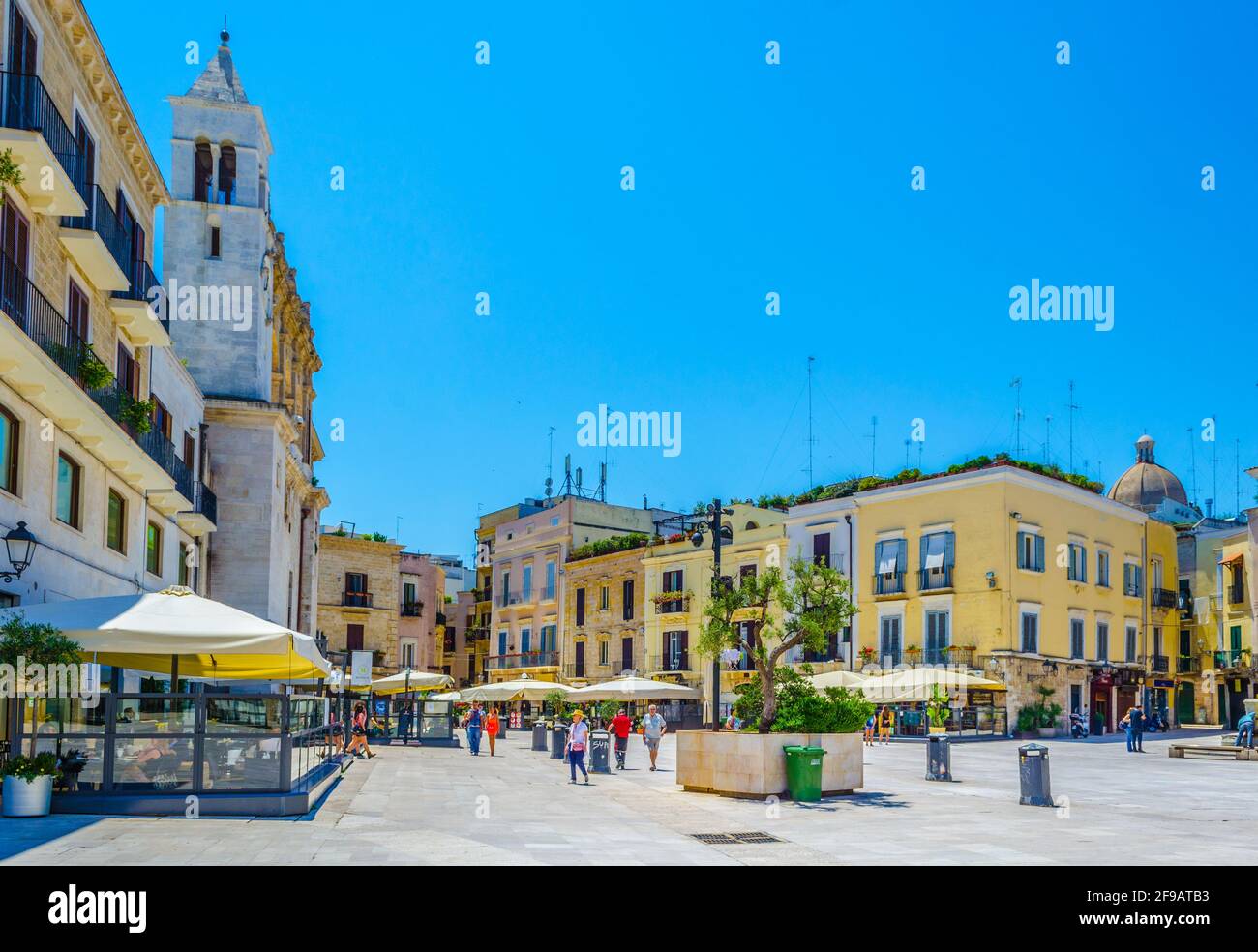 Piazza mercantile mercantile square hi-res stock photography and images ...