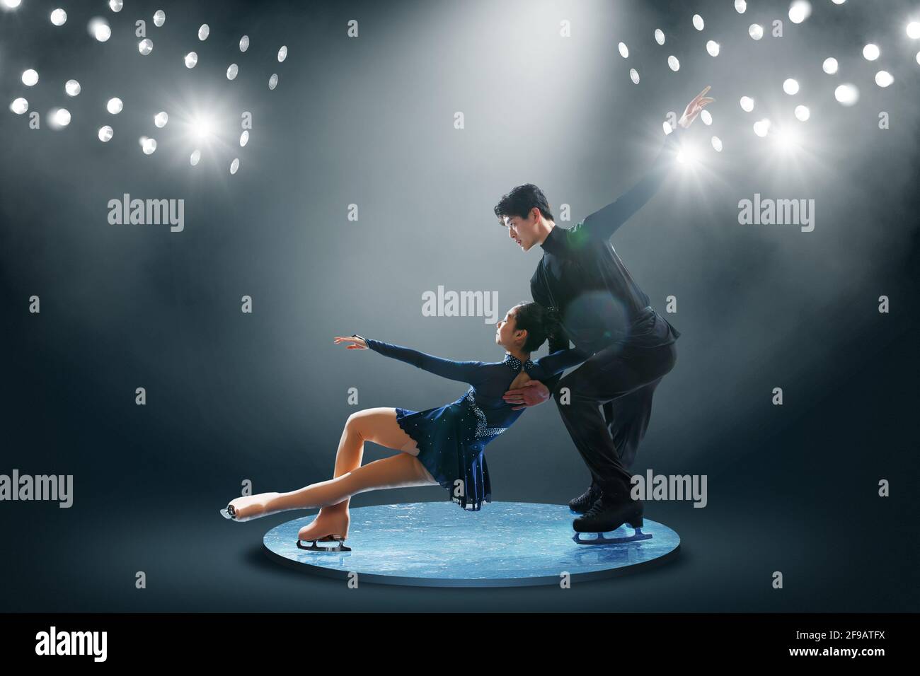 Pairs figure skating Stock Photo - Alamy