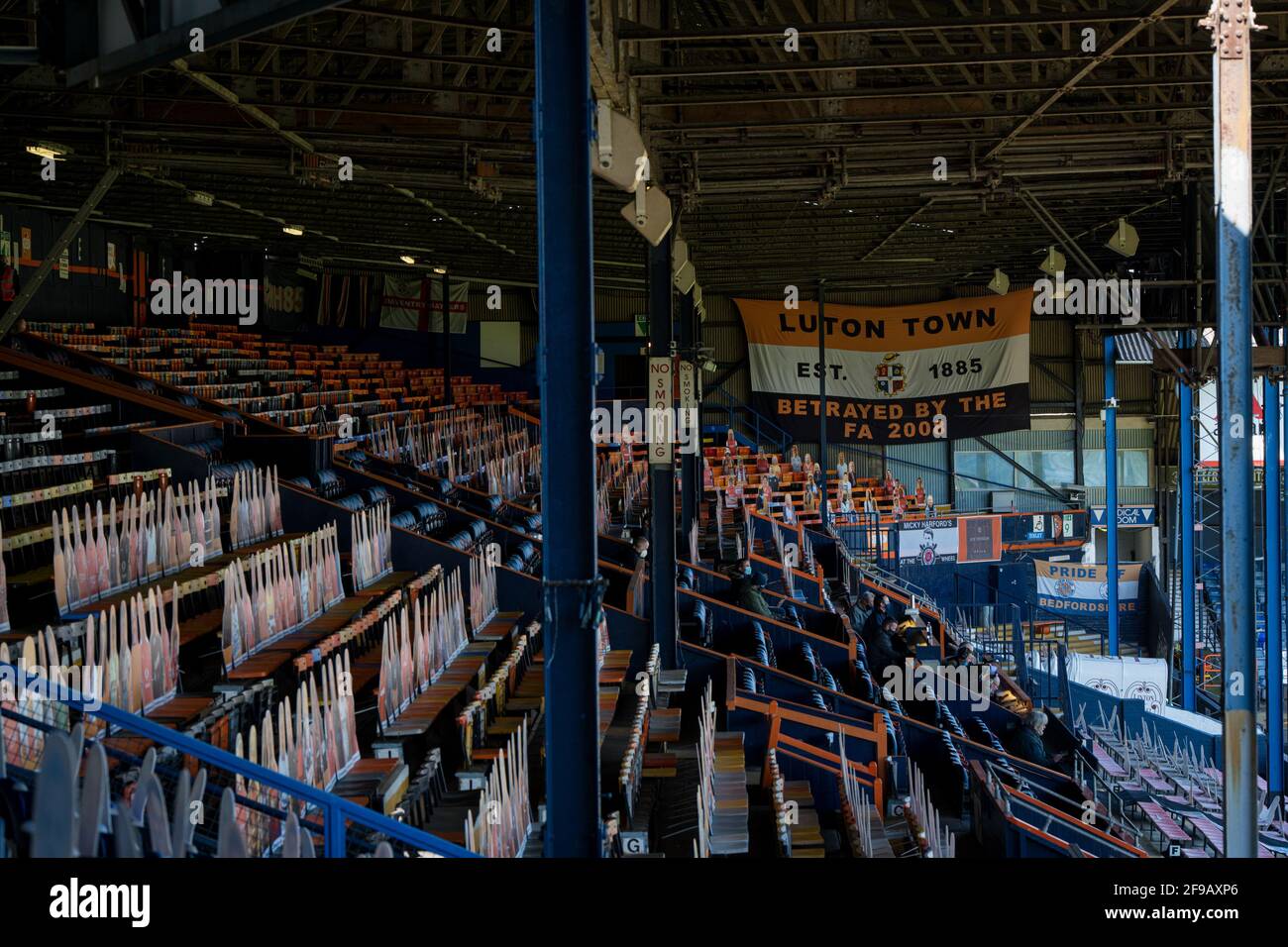 Kenilworth stand hi-res stock photography and images - Alamy