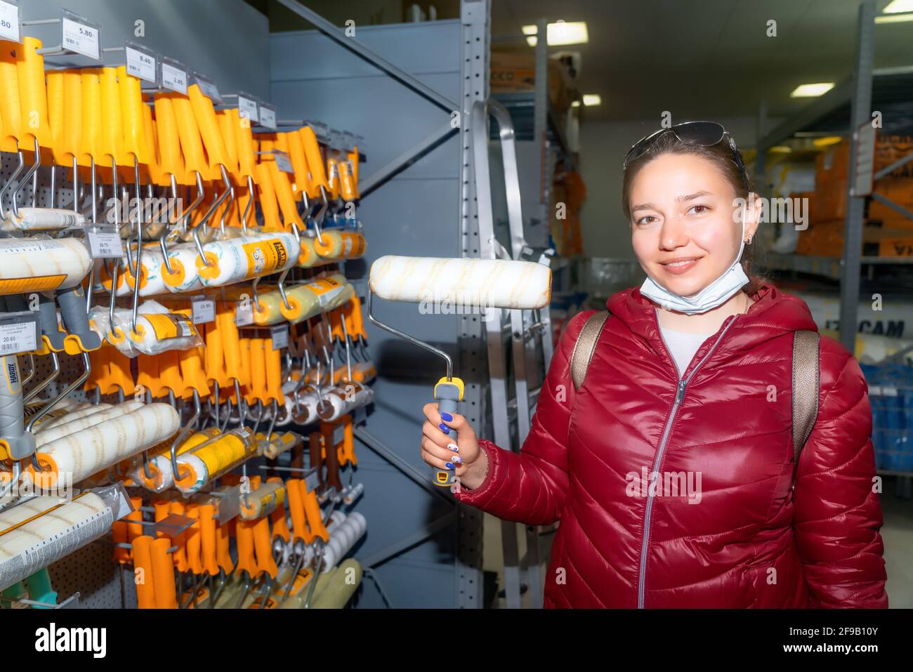 Paint store employee hi-res stock photography and images - Alamy