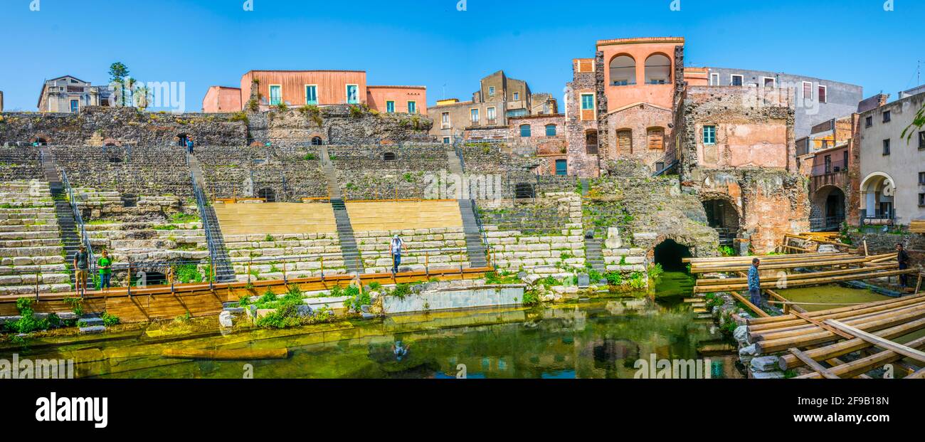 Roman amphitheatre catania hi-res stock photography and images - Alamy