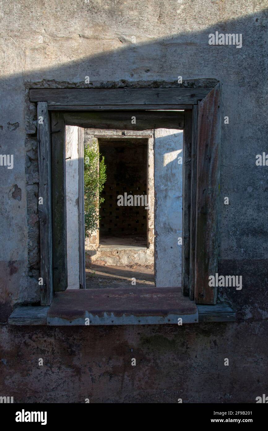 Missing doors hi-res stock photography and images - Alamy