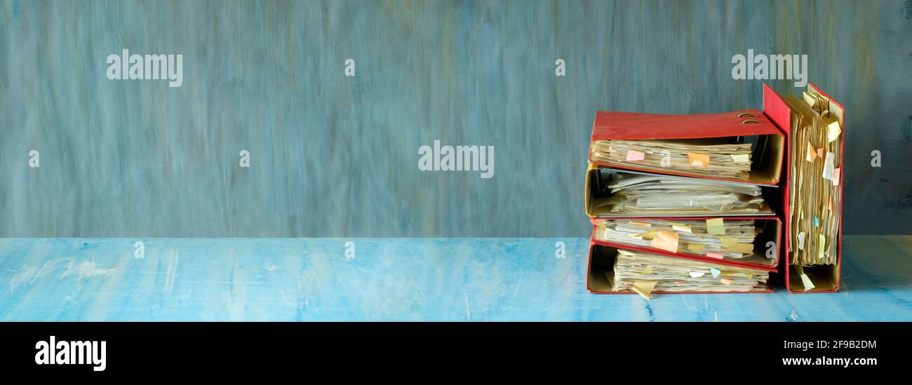 Office folders hi-res stock photography and images - Alamy