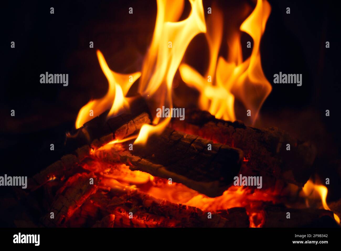 Logs igniting burning in fireplace hi-res stock photography and images ...