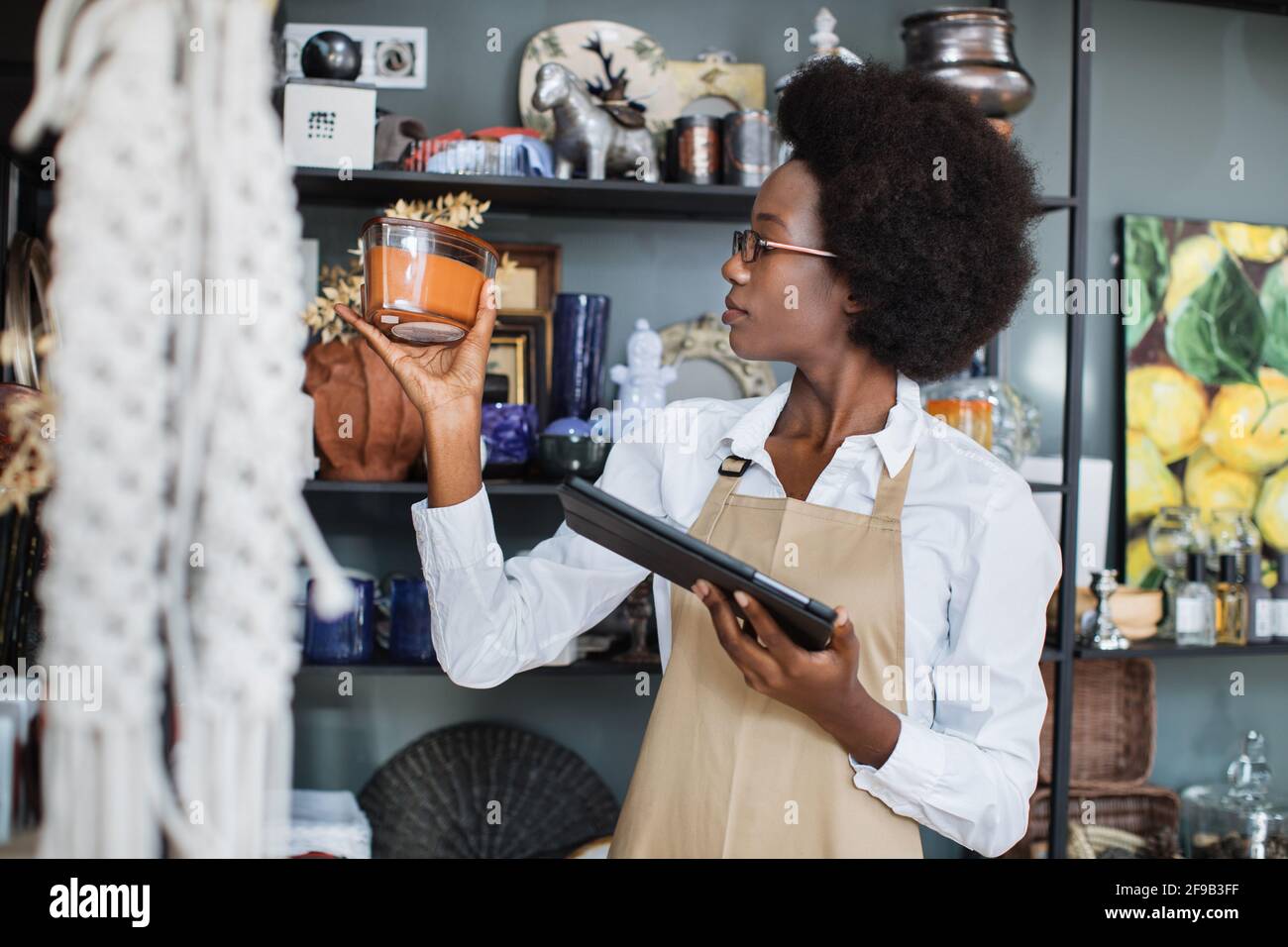 Taking inventory hi-res stock photography and images - Alamy