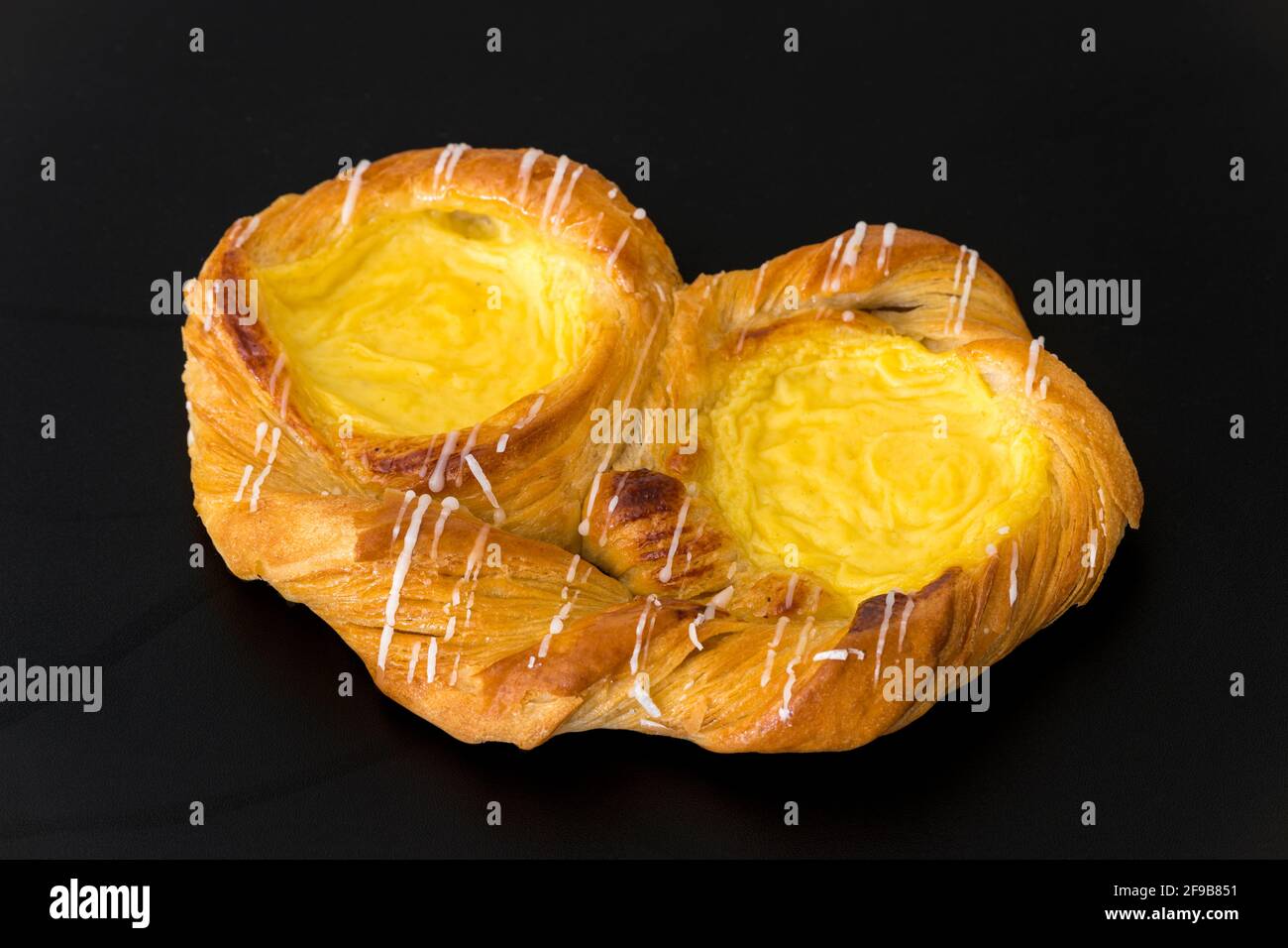 puff pastry cake with yellow pudding Stock Photo - Alamy