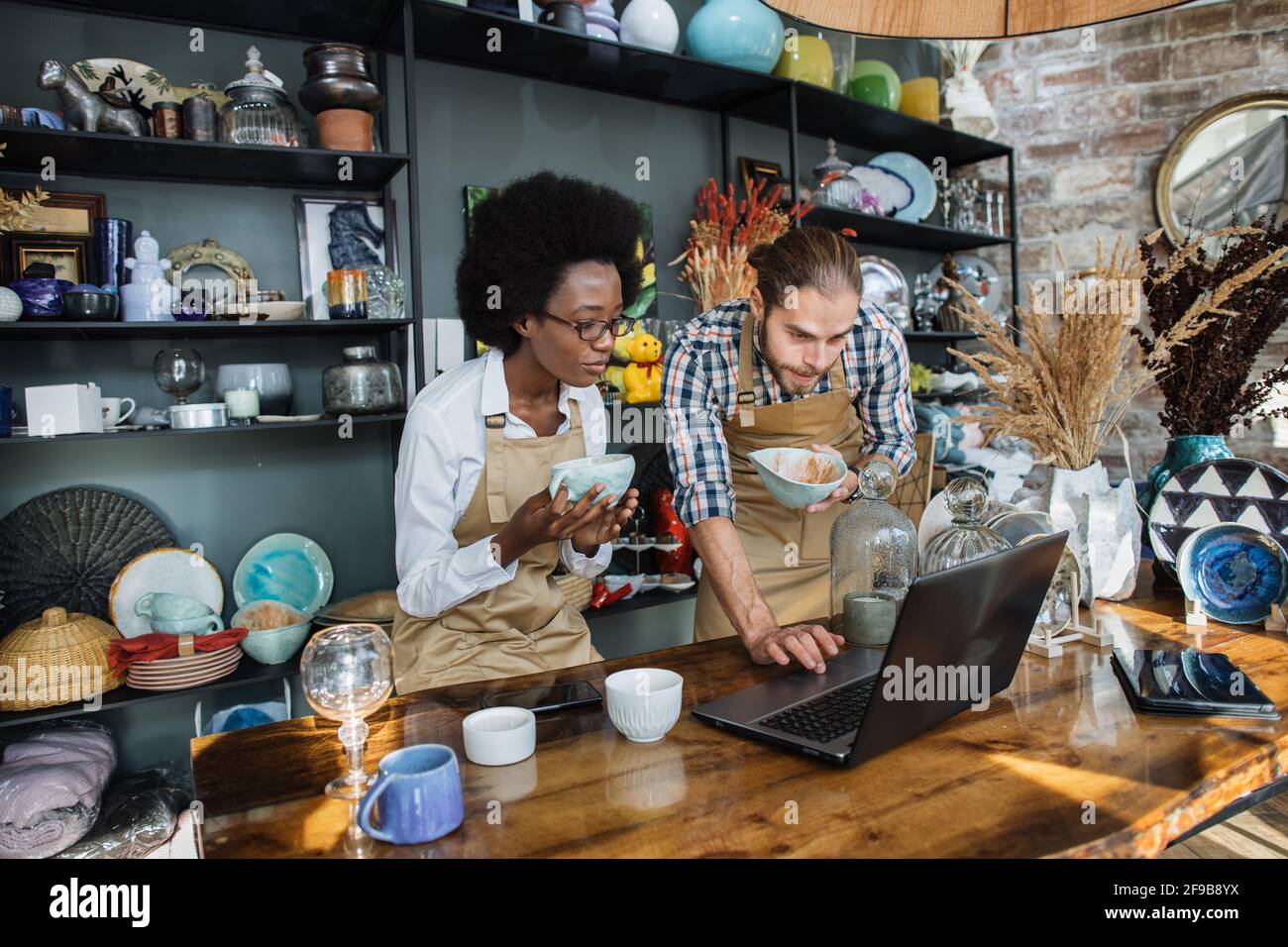 African staff shelves store hi-res stock photography and images - Alamy
