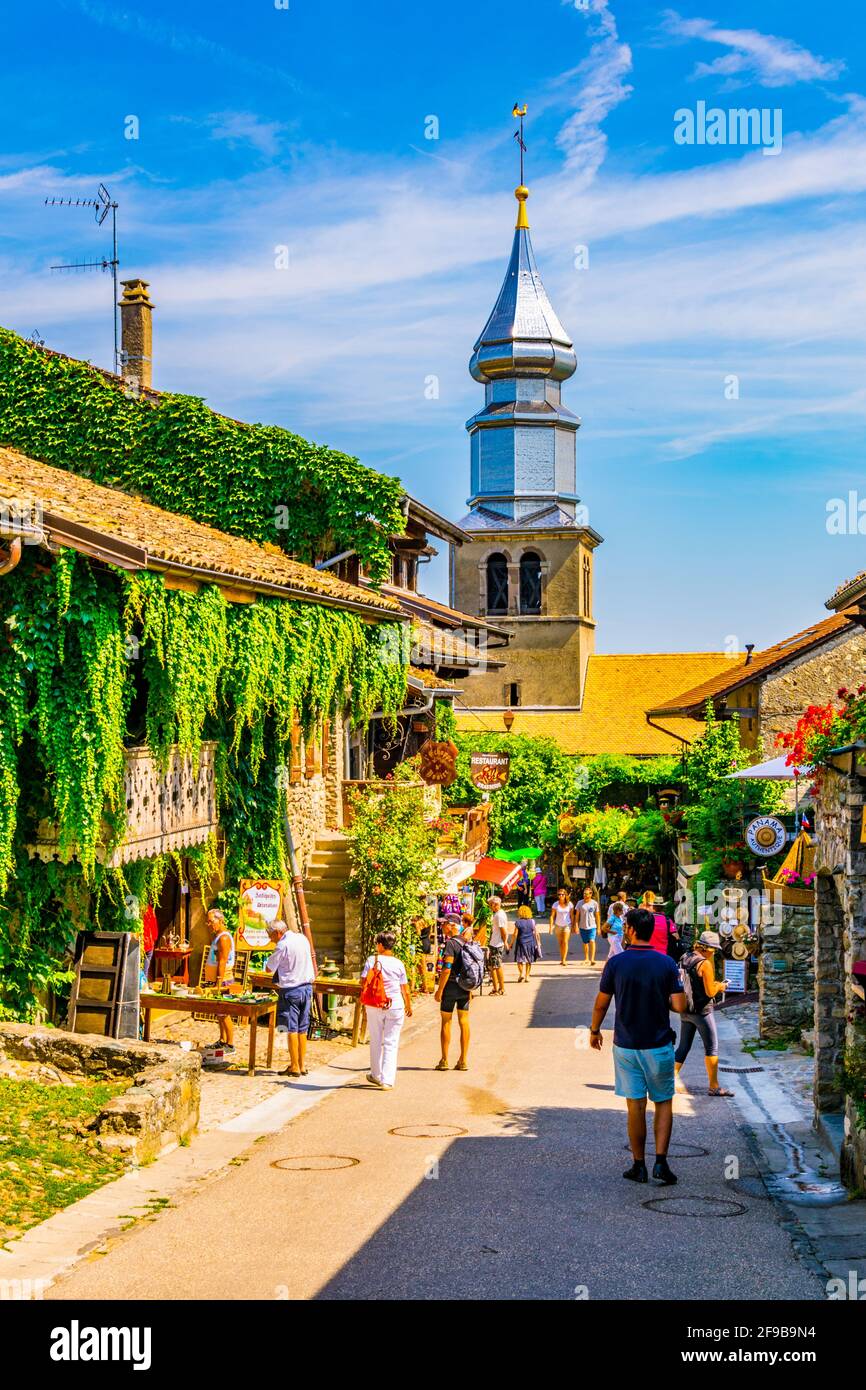 Yvoire France July 21 2017 People Are Strolling Through Medieval