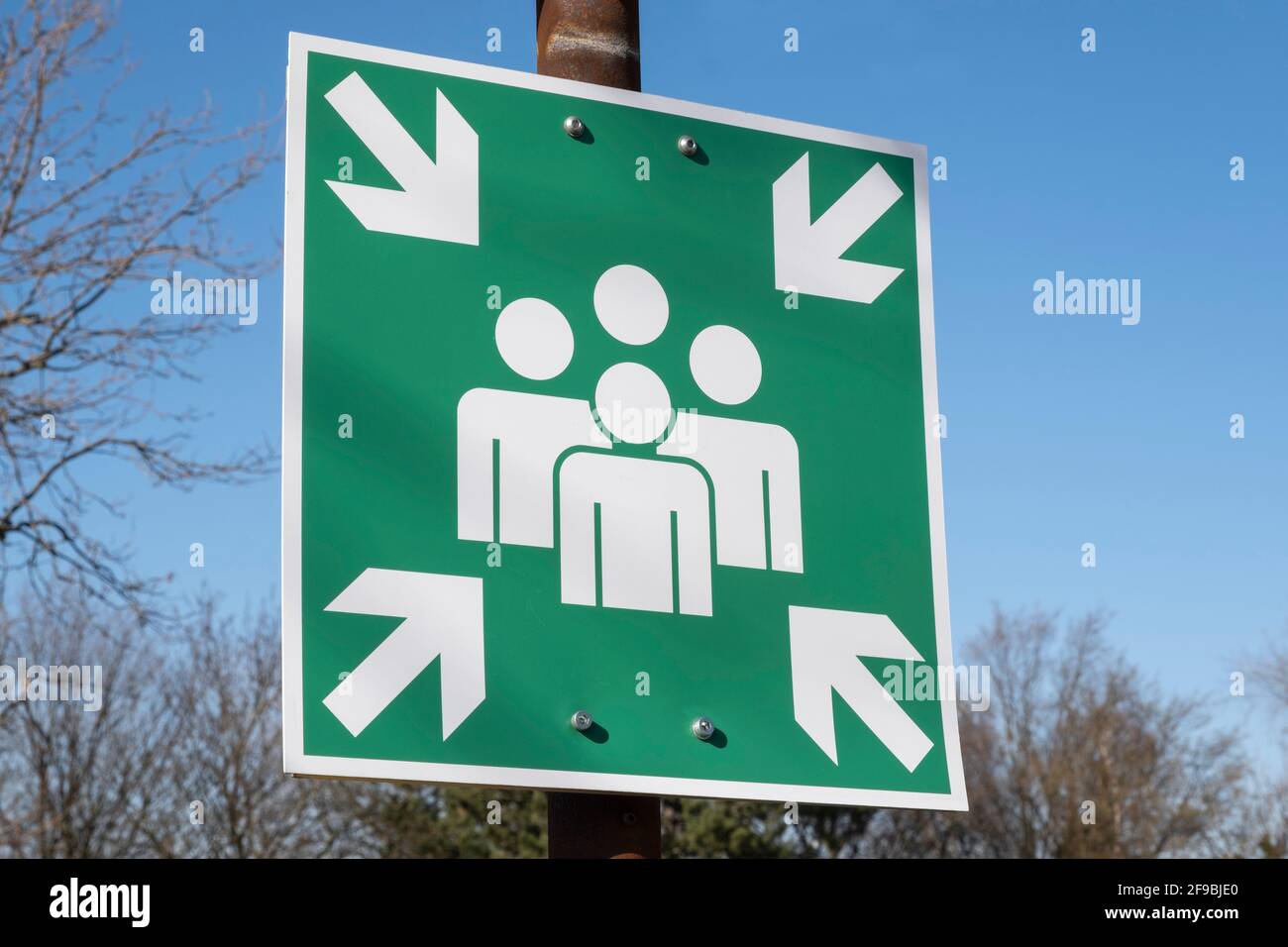 Sign pictogram meeting point hi-res stock photography and images - Alamy