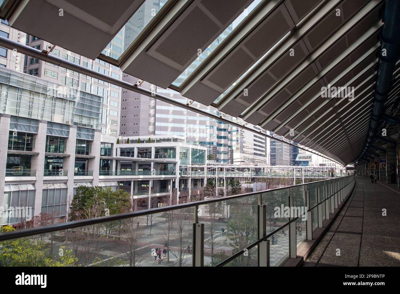 Walkway above ground in Shinagawa ward, Tokyo, Japan Stock Photo - Alamy
