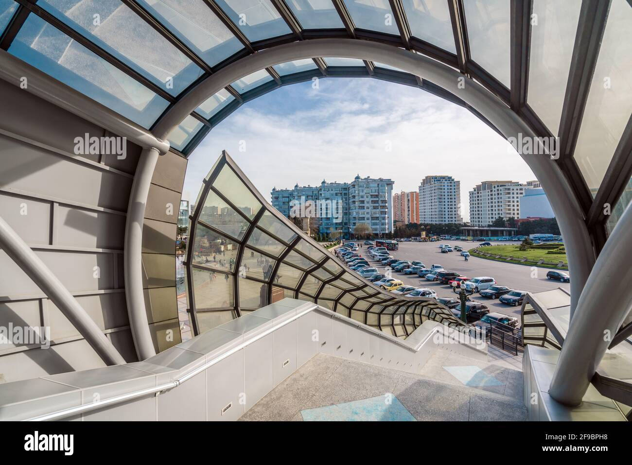 Overground crossing hi-res stock photography and images - Alamy