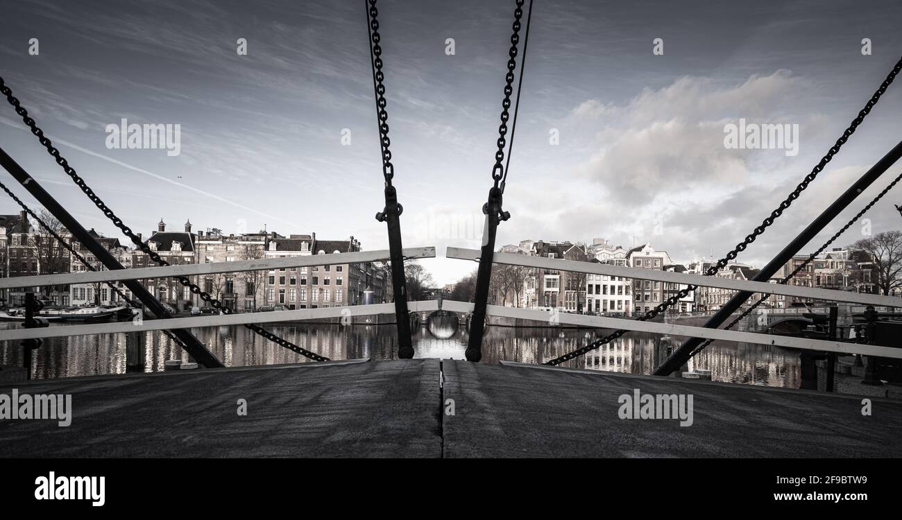 Symmetry bridge hi-res stock photography and images - Alamy