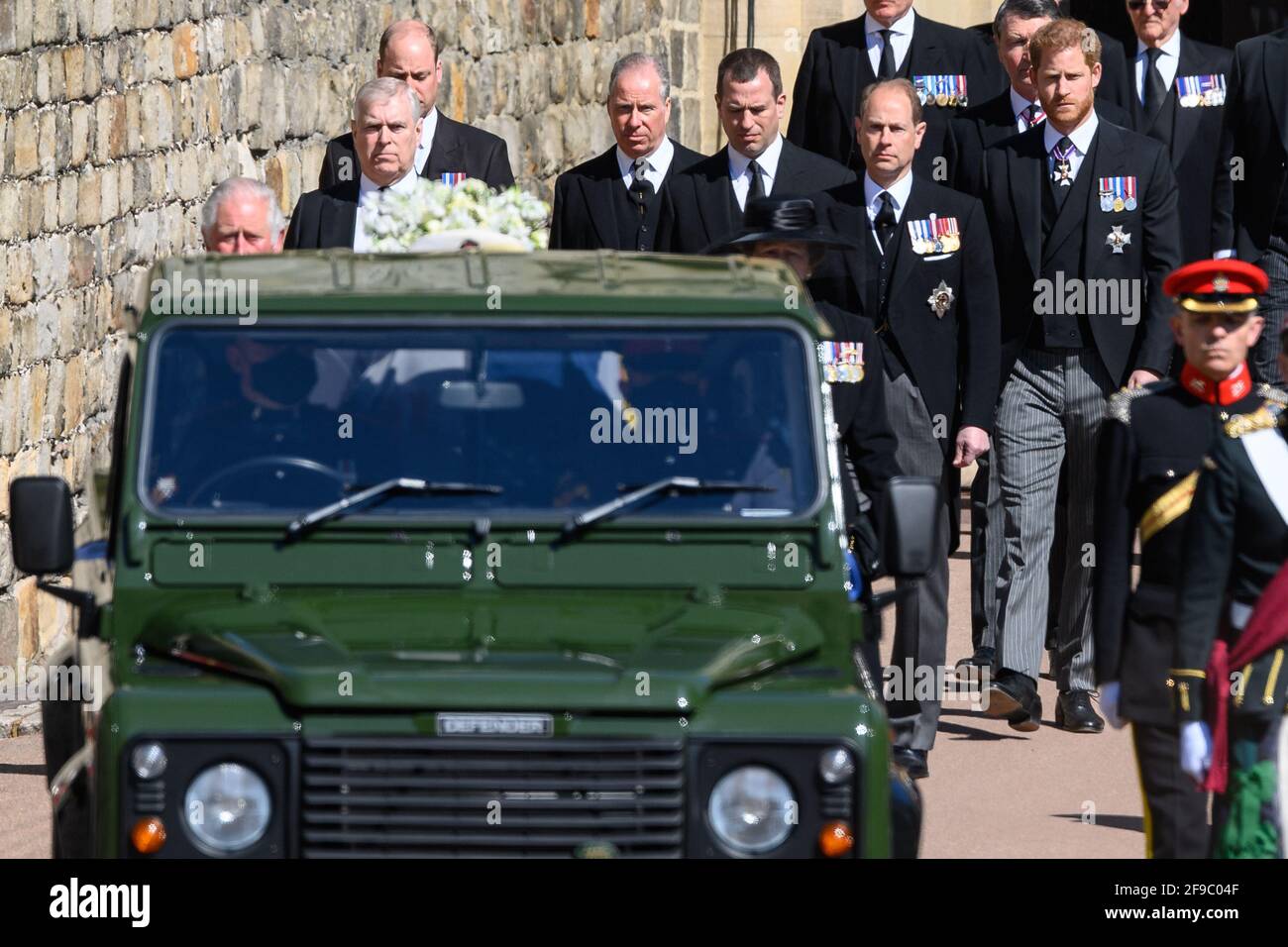 The Land Rover Defender carrying the coffin of the Duke of Edinburgh is ...