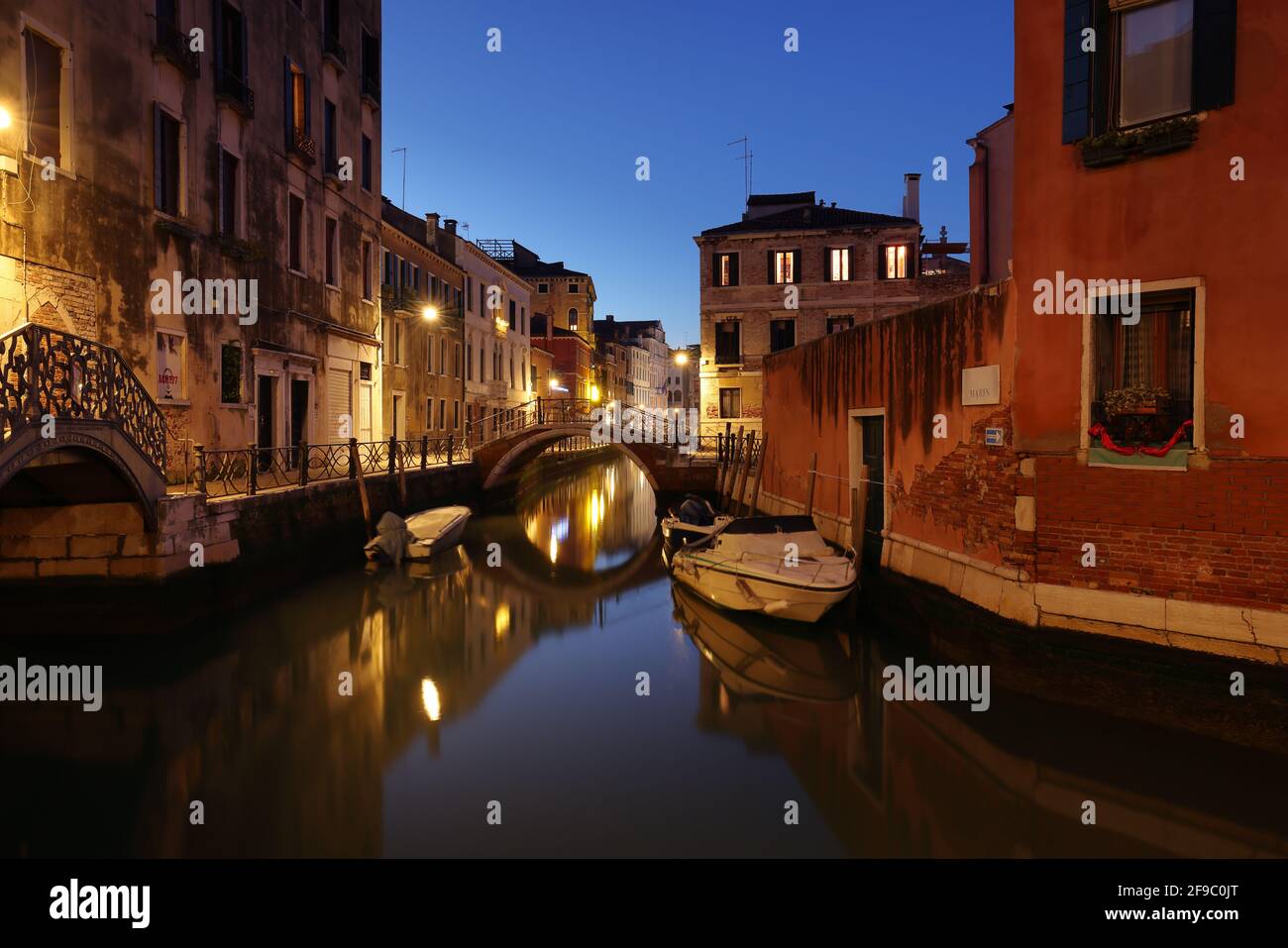 Historical bridge and canal in Venice, Italy Stock Photo - Alamy