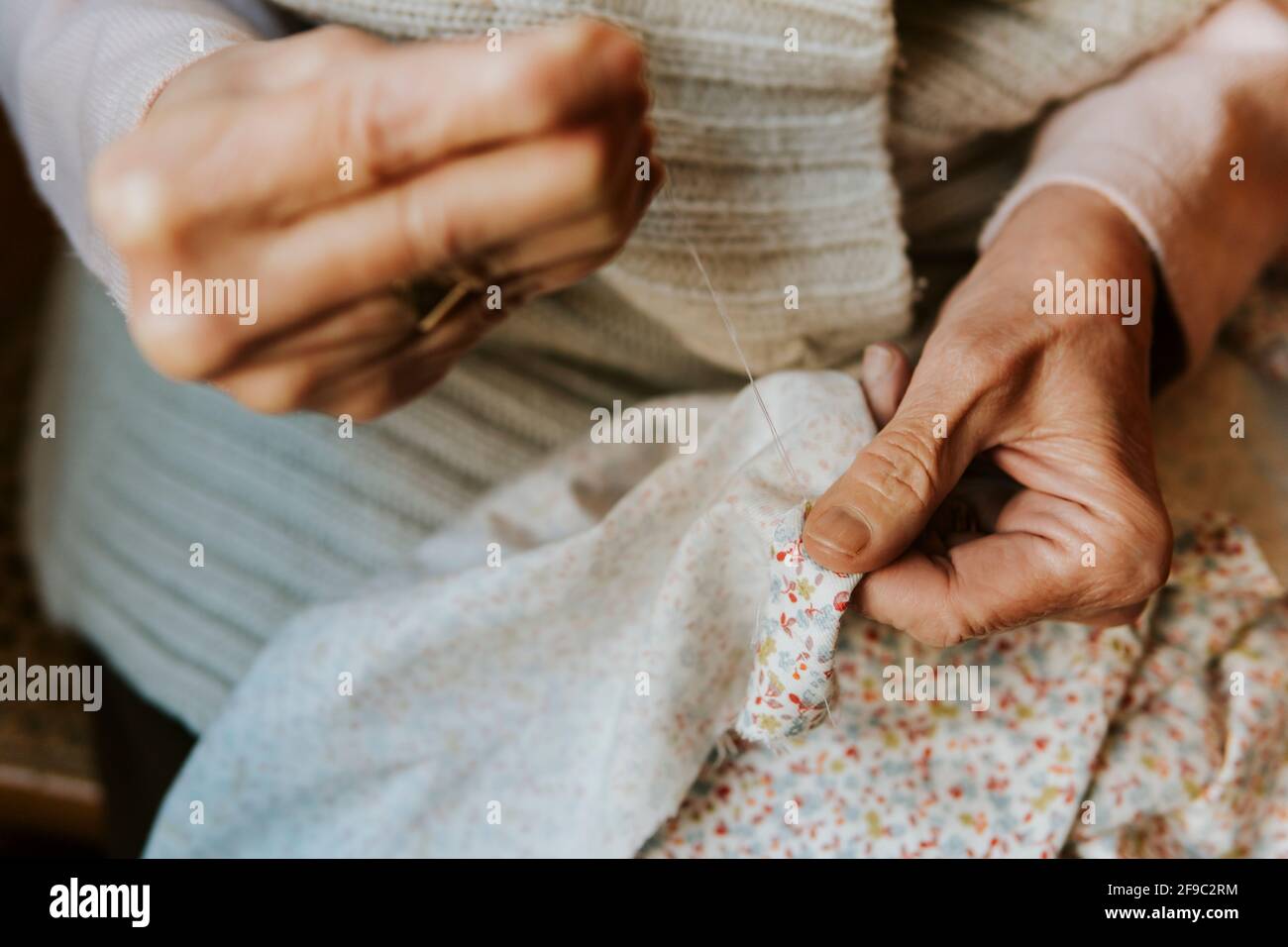 Hands needlework hi-res stock photography and images - Alamy