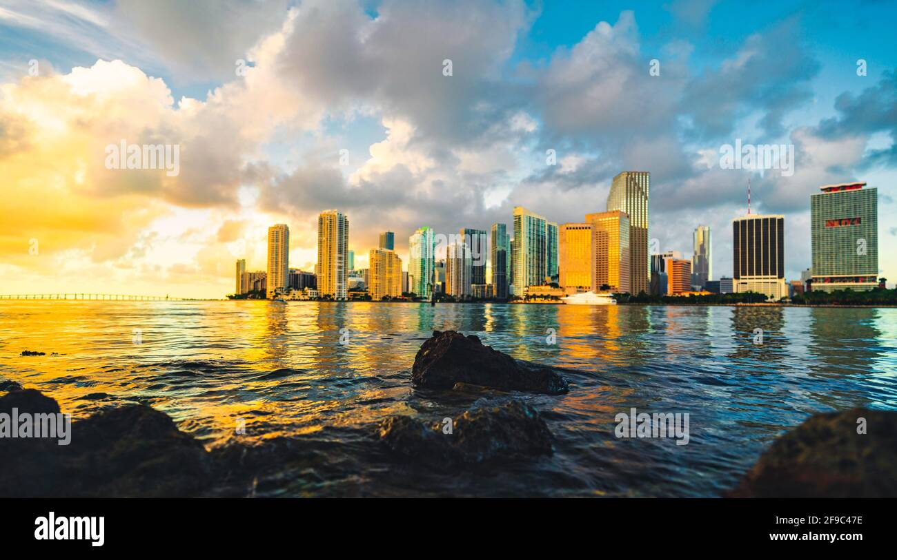 Clouds downtown manhattan skyline hi-res stock photography and images ...
