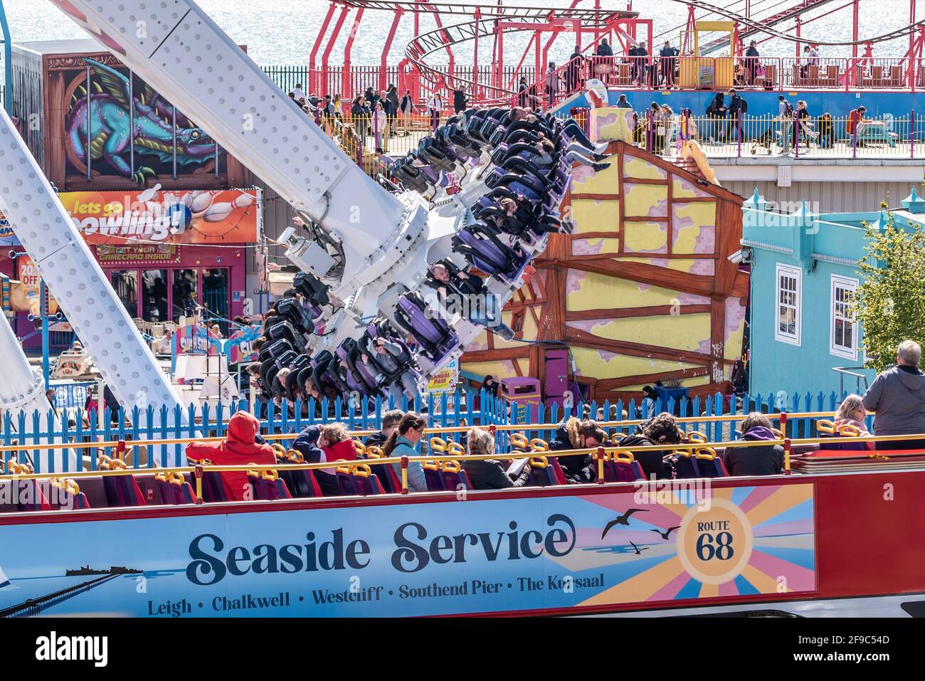 People enjoying a bus ride hi-res stock photography and images - Alamy