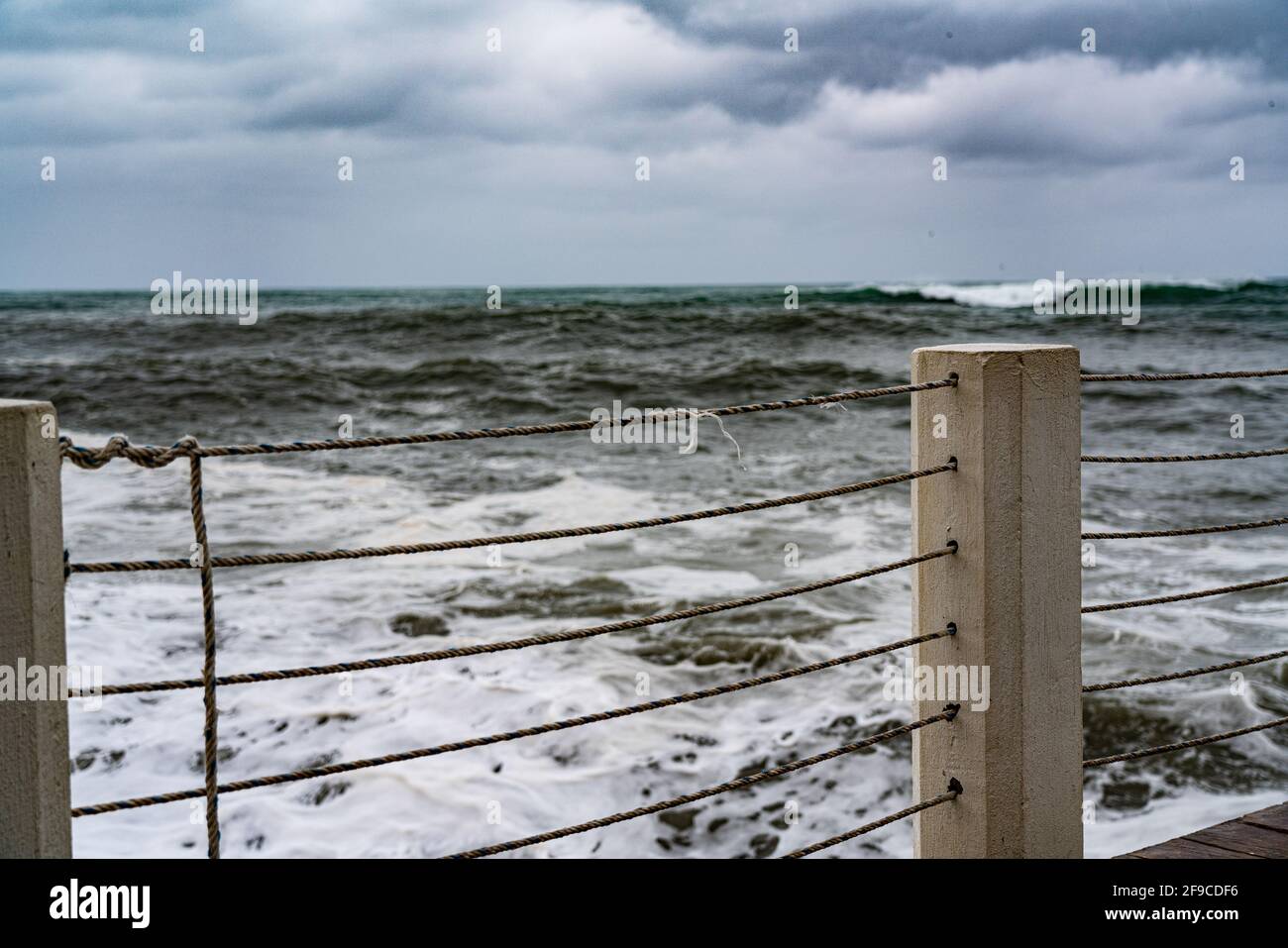 Rope wet sand hi-res stock photography and images - Alamy
