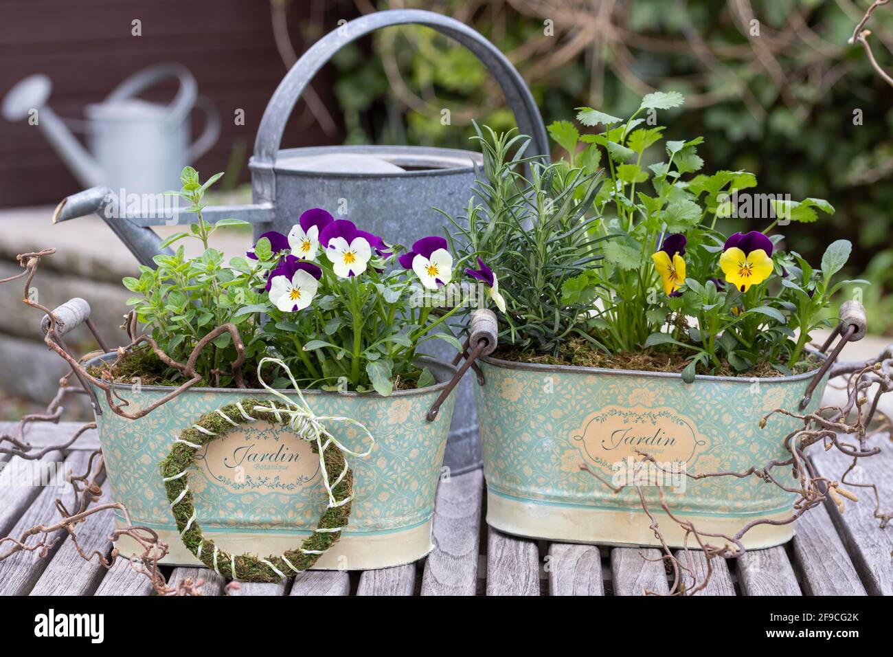 Vintage plant pots hi-res stock photography and images - Alamy