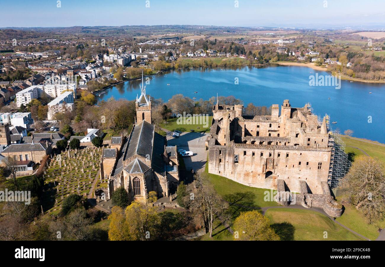 St michaelss parish church hi-res stock photography and images - Alamy