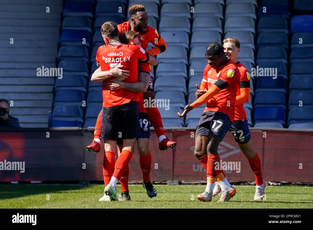 Luton town 2021 cele hi-res stock photography and images - Alamy