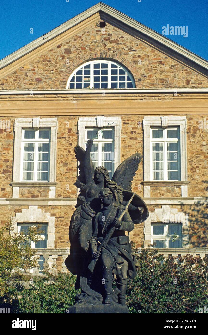 War memorial with part of Bensberg Castle behind in 1979, Bergisch ...