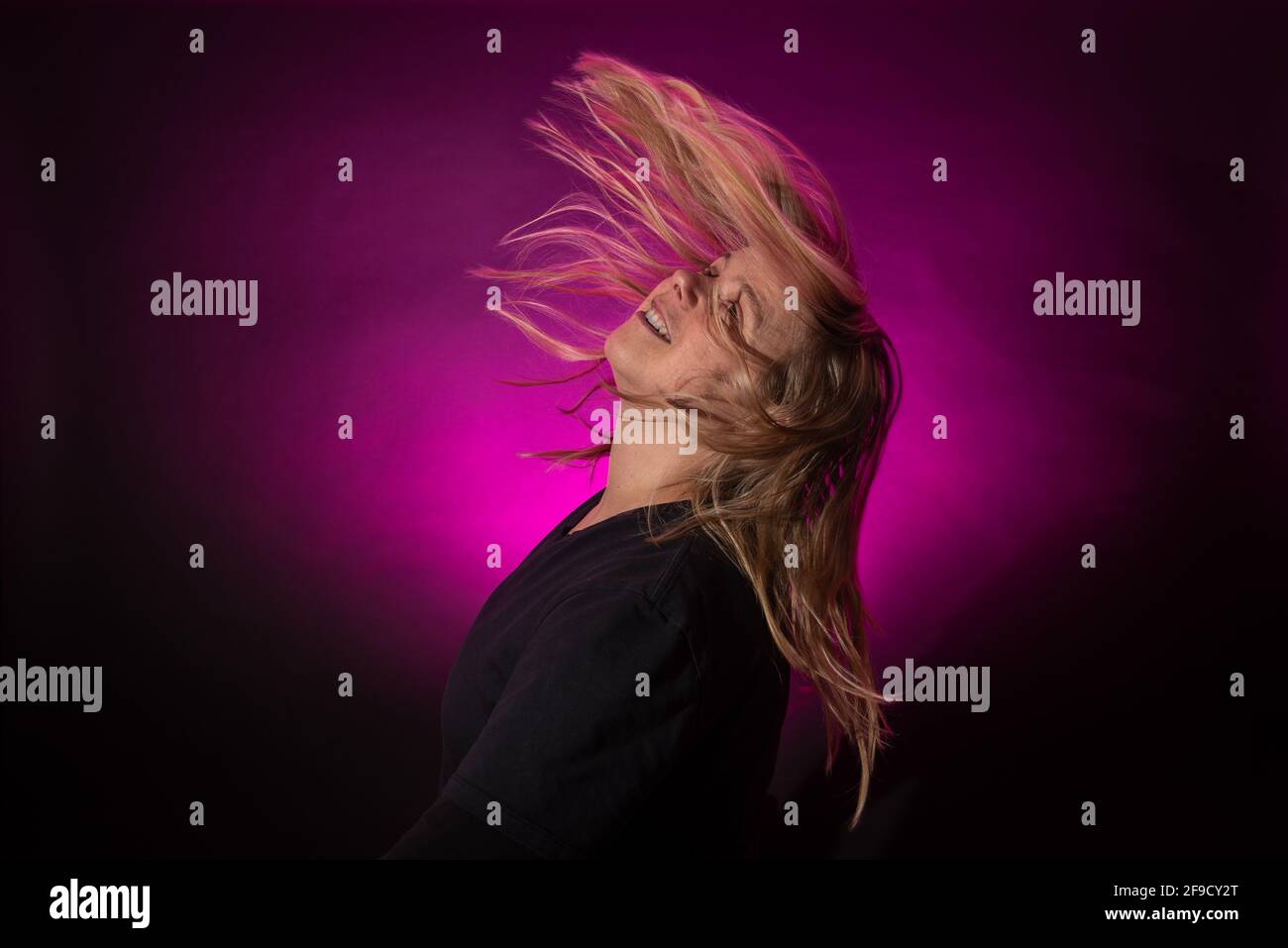 Head rotation hi-res stock photography and images - Alamy