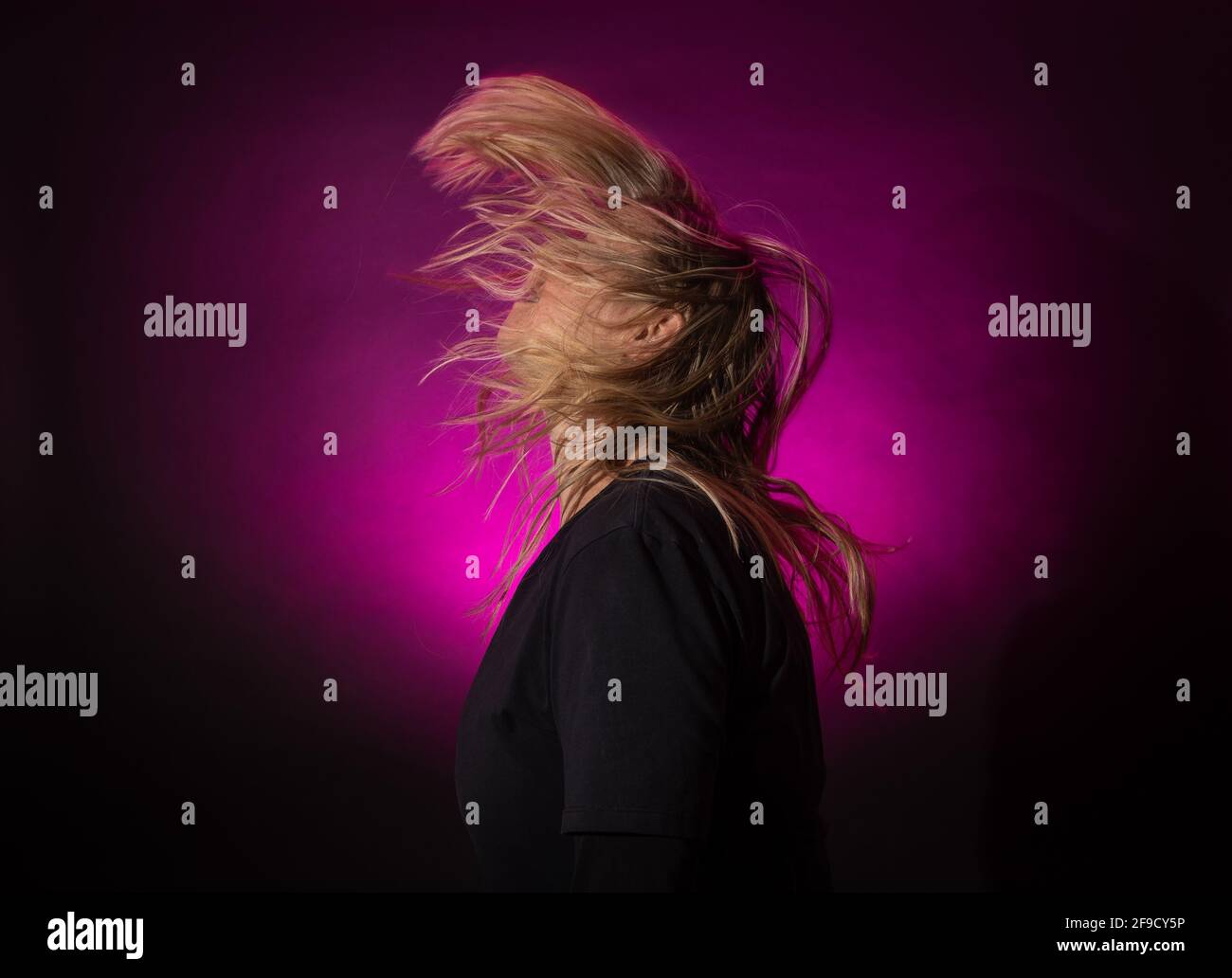 Head rotation hi-res stock photography and images - Alamy
