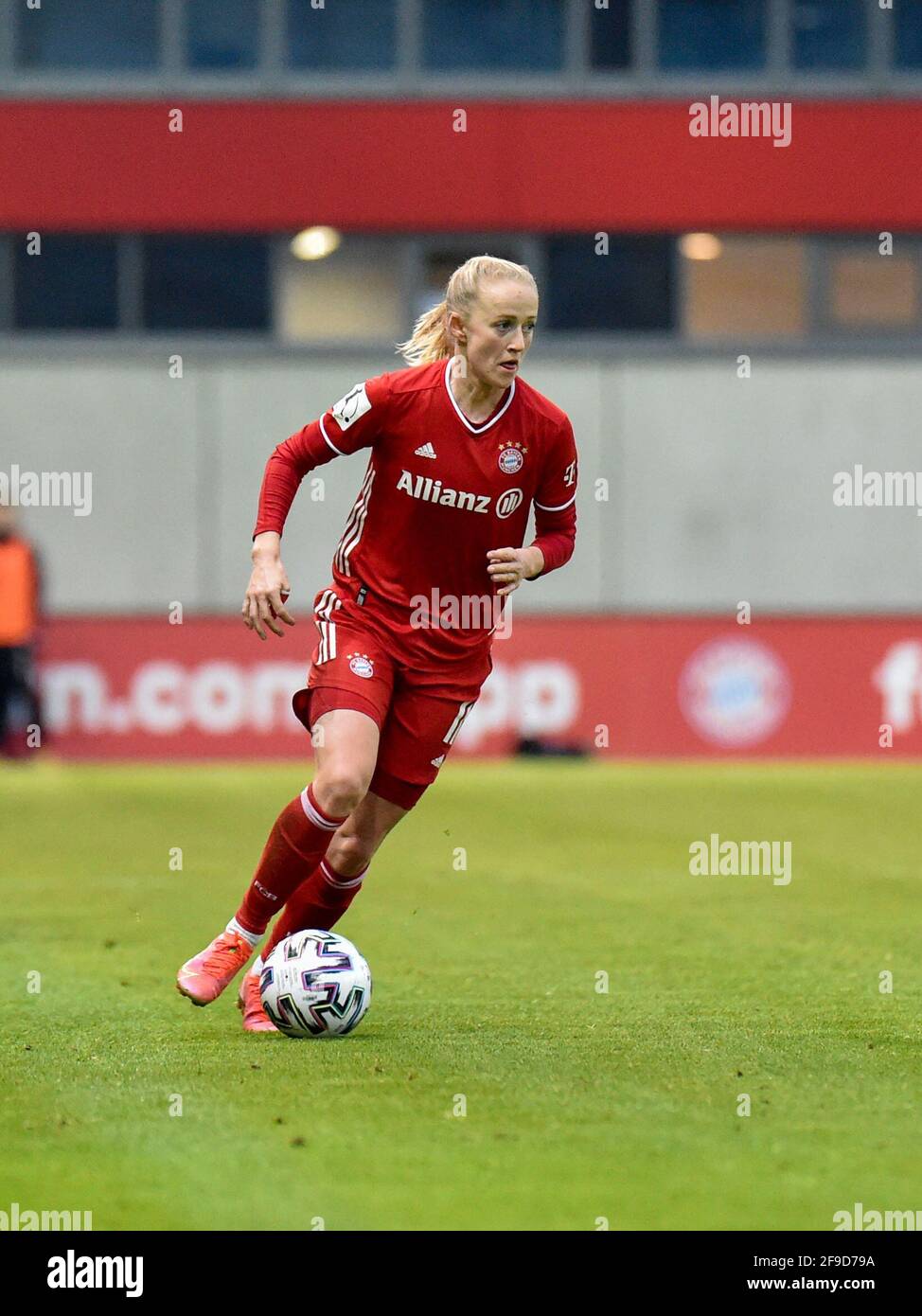 Munich, Germany. 17th Apr, 2021. Lea Schueller (11 FC Bayern Muenchen ...